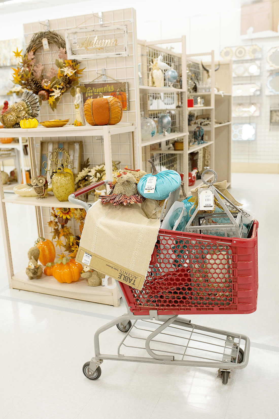 How to Pull Off An Easy Thanksgiving Tablescape - Friday We're In Love