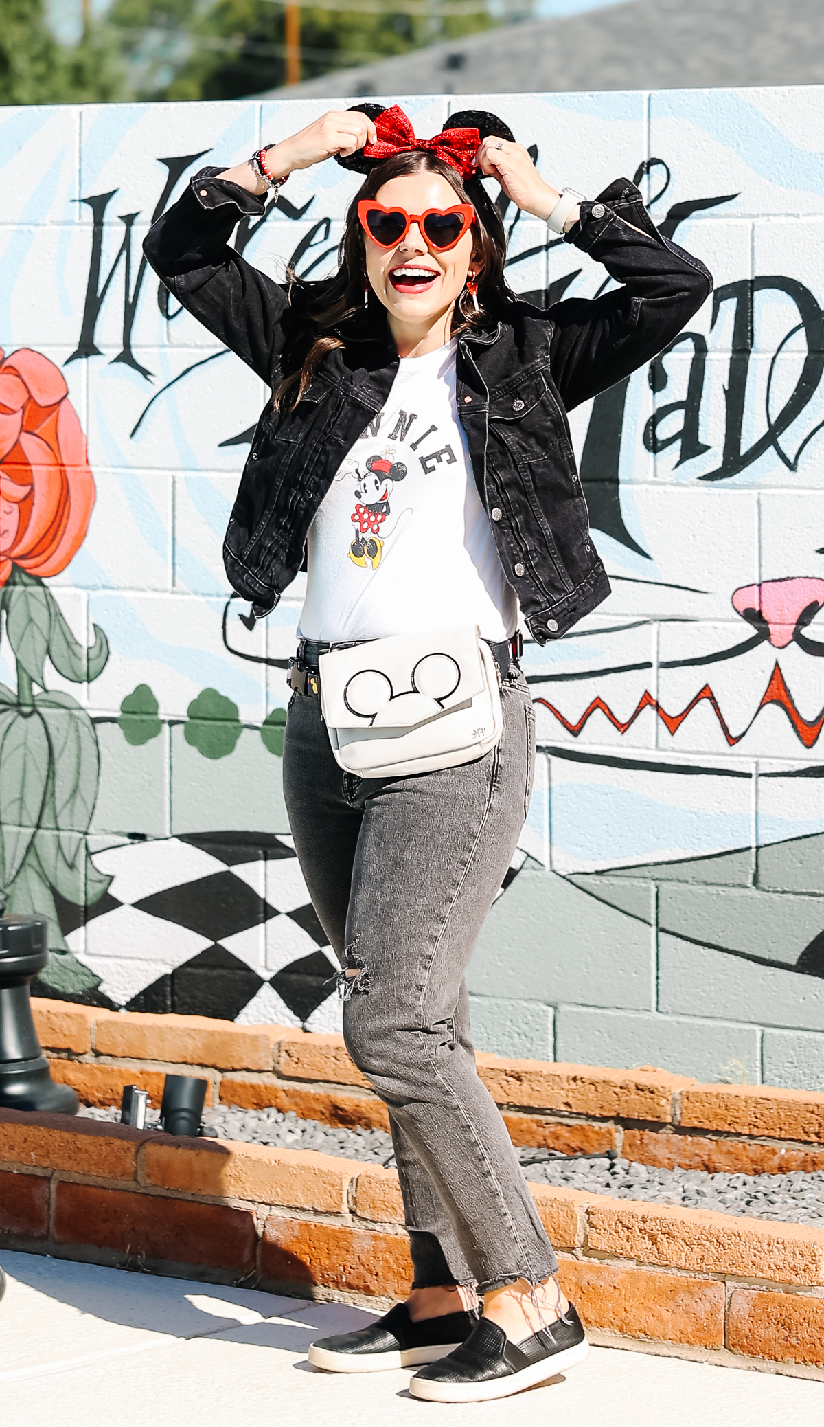 Best Fanny Pack for Disney - Friday We're In Love