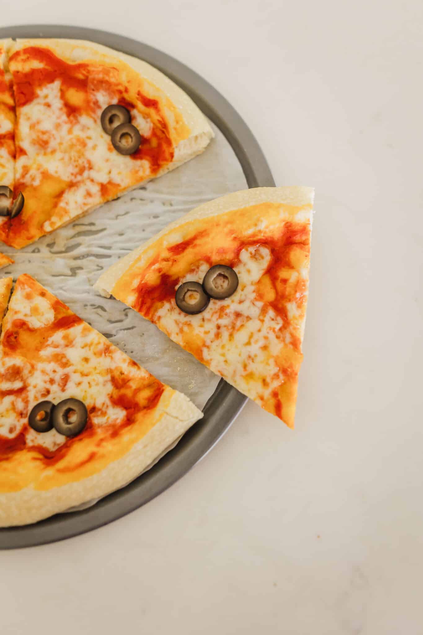 Easy Halloween Pizza - Friday We're In Love